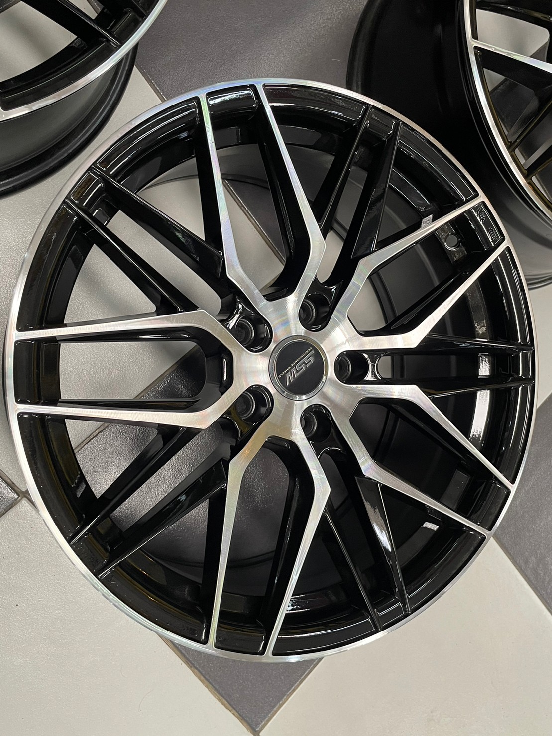 ล้อแม็กซ์ขอบ18 SSW 348 กว้าง8.5 5รู114 สีดำขอบเงา ล้อมือสองสภาพสวย พร้อมใช้งาน - เอ็ม.แอล.ออโต้ ...