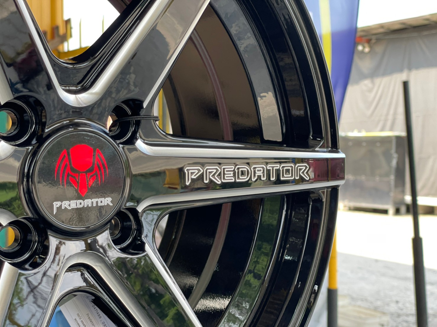 ล้อแม็กซ์ขอบ15 Predator PD-21 ขอบ15 กว้าง7 ออฟ35 4รู100 สีดำมิลลิ่ง(XP-FB-WC) - เอ็ม.แอล.ออโต้ ...