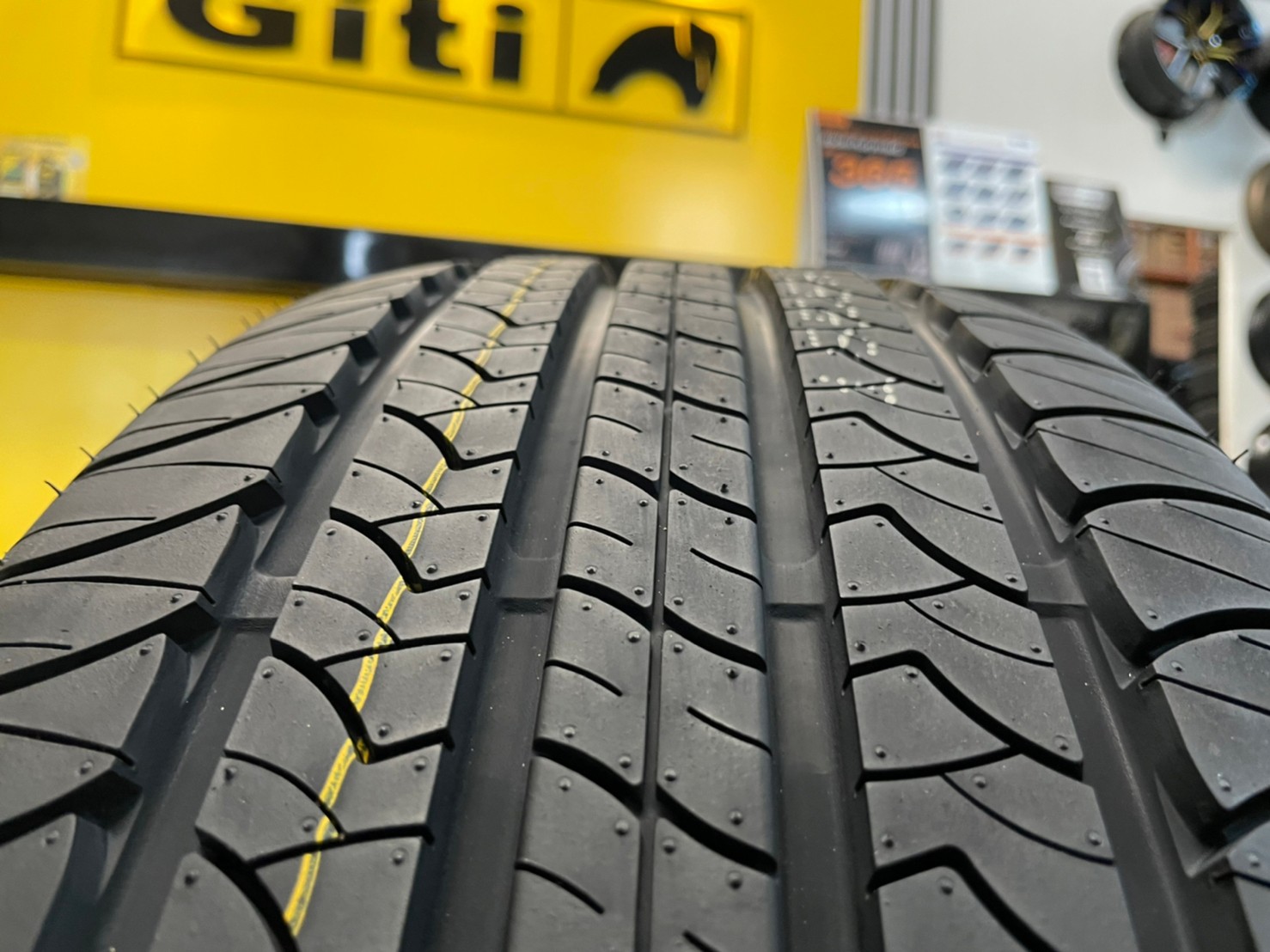 OTANI SA1000 265/60R18 ยางไทยคุณภาพดี ยางใหม่ปี2022 ราคาพิเศษพร้อมติดตั้งฟรี สามารถสอบถามเพิ่ม ...
