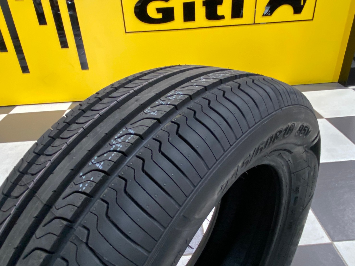 Giti Premium SUV PX1 215/60R16 ยางใหม่ปี2021 ยางสมรรถนะสูง - เอ็ม.แอล.ออโต้แม็กซ์ : Inspired by ...
