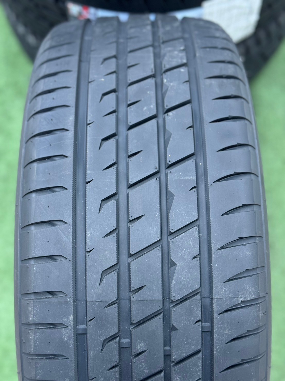 ยางรถยนต์ Lenso D-1CS 235/45R18 ยางใหม่ปี2024 - เอ็ม.แอล.ออโต้แม็กซ์ : Inspired by LnwShop.com (v2)
